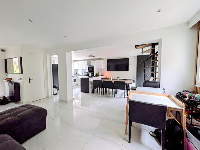 Maison à vendre - Villemomble, Les Coquetiers - 6 pièces - 4 chambres