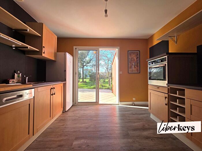 Maison à vendre - Barbechat - 8 pièces - 6 chambres