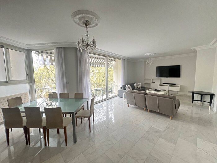 Appartement à louer - Auteuil Nord, Paris ème arrondissement - 5 pièces - 3 chambres