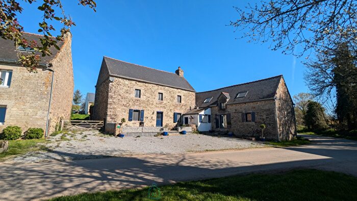 Maison à vendre - Noyal-Pontivy - 10 pièces - 6 chambres