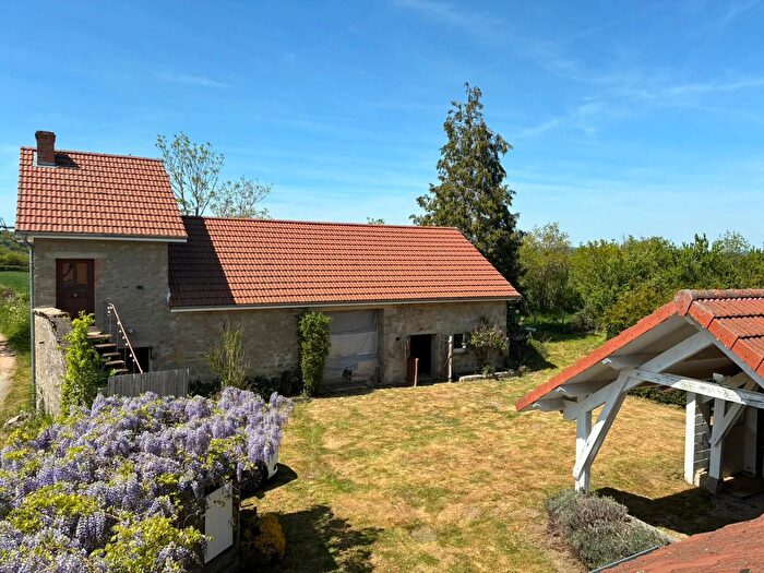 Saint-Priest-des-Champs - Maison 5 pièces à vendre