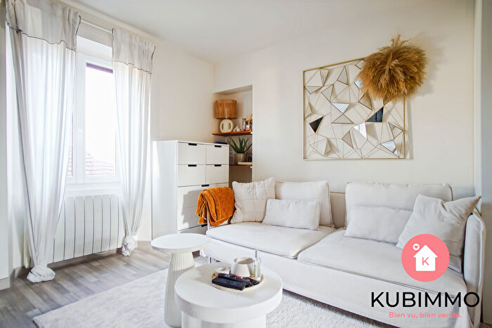 Appartement à vendre - Bussy-Saint-Georges, Violennes, Village - 1 pièce - 1 chambre