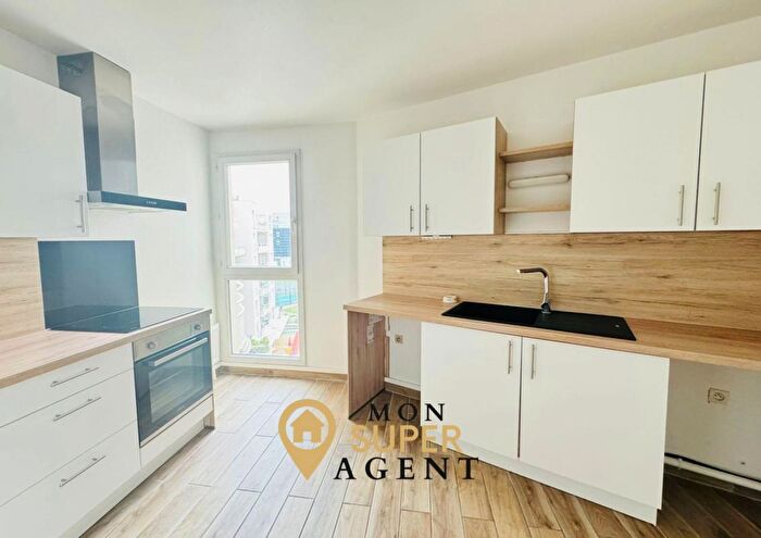 Appartement à louer - Melun, Rive de Seine, Sud - 3 pièces - 2 chambres