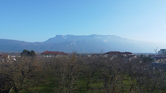 Maison à vendre - Tullins - 4 pièces - 3 chambres