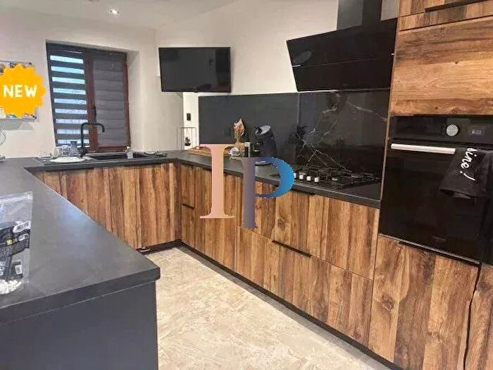 Maison à vendre - Saint-Denis-de-Cabanne - 6 pièces - 3 chambres