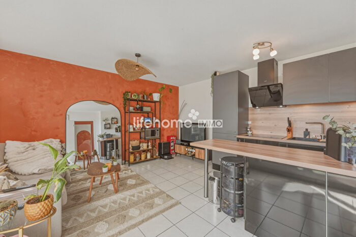 Appartement 2 pièces à Cessy, à vendre