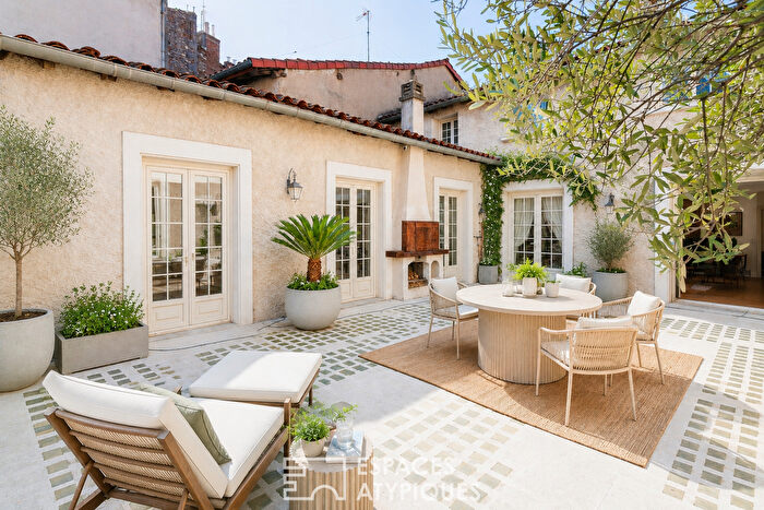 Maison 10 pièces à vendre à Castres