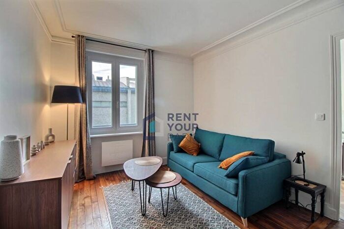 Goutte dOr-Château Rouge, Paris 18ème arrondissement - Appartement 1 pièce à louer