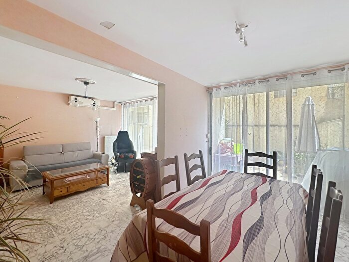 Appartement à vendre - Béziers, Champ de Mars - 4 pièces - 2 chambres