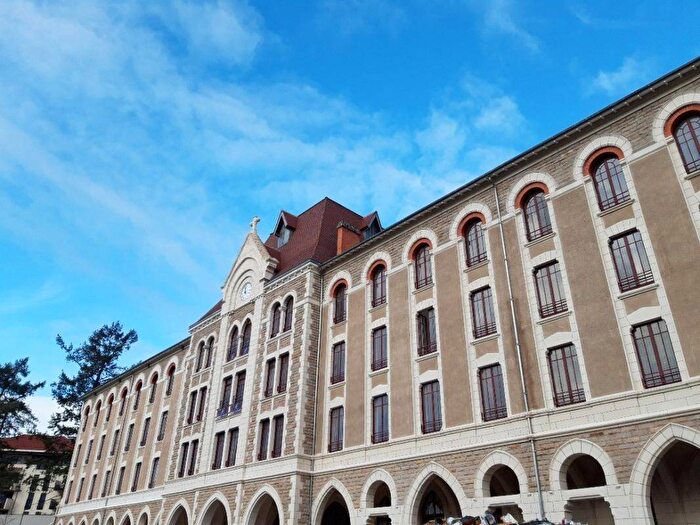 Appartement à louer - Beaulieu, Chamalières - 3 pièces - 2 chambres