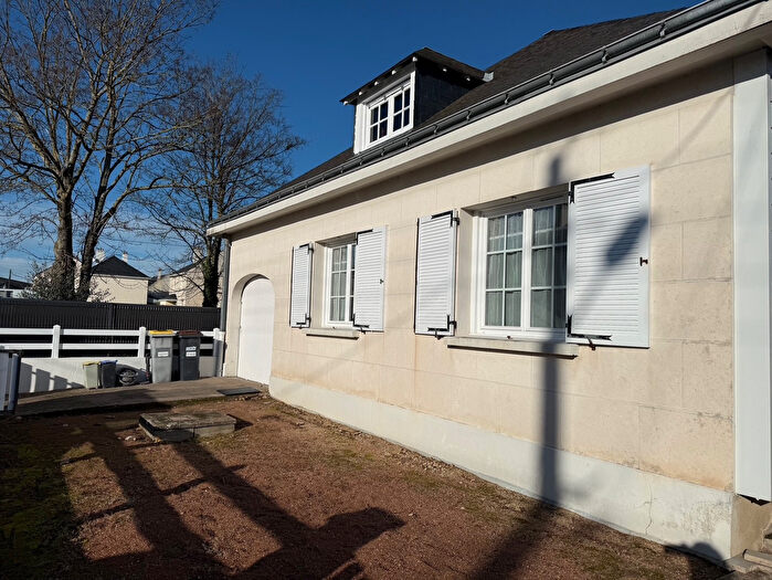 Maison à louer - Doué-la-Fontaine - 4 pièces - 3 chambres