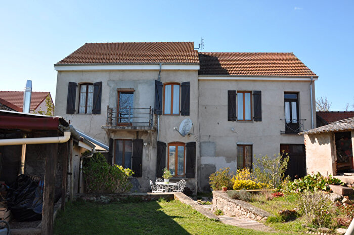 Maison à vendre - Le Breuil - 8 pièces - 6 chambres