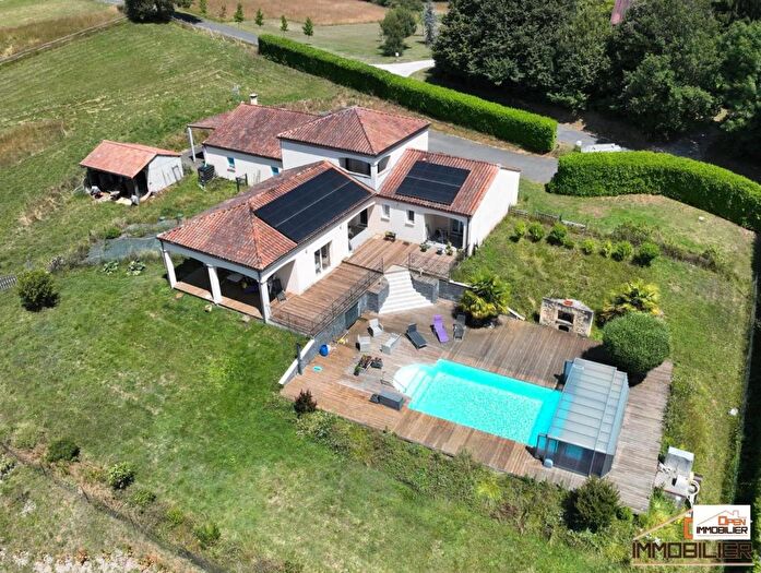 Maison 8 pièces à Simeyrols, à vendre