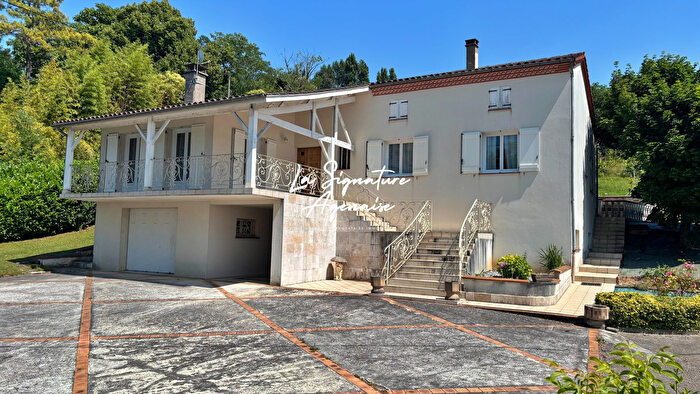 Maison à vendre - Bon-Encontre - 5 pièces - 3 chambres