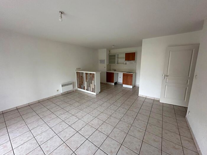 Appartement à louer - Tonnay-Charente - 3 pièces - 2 chambres