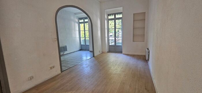 Appartement à louer - Nîmes, Tour Magne - 2 pièces - 1 chambre