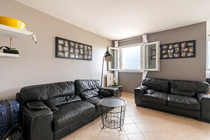 Livry-Gargan, Zones Commerciales - Appartement 4 pièces à vendre