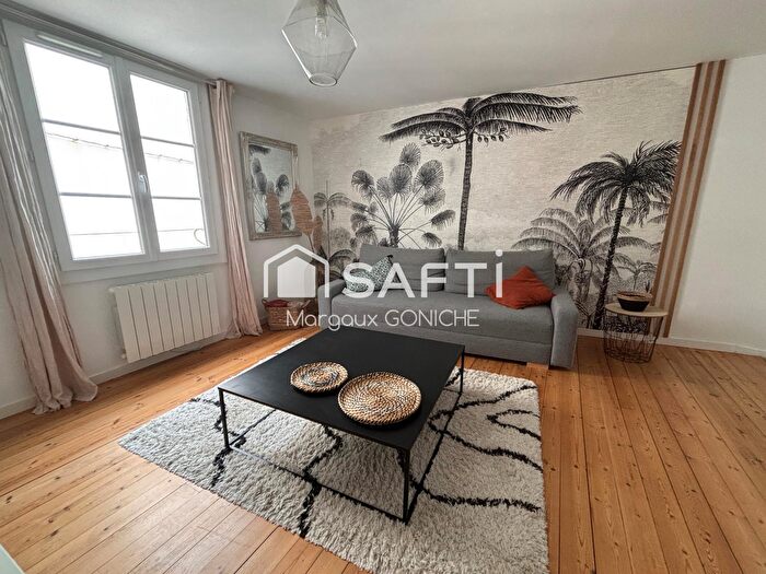 Appartement 2 pièces à Vannes, Centre-ville, Le Port, à vendre