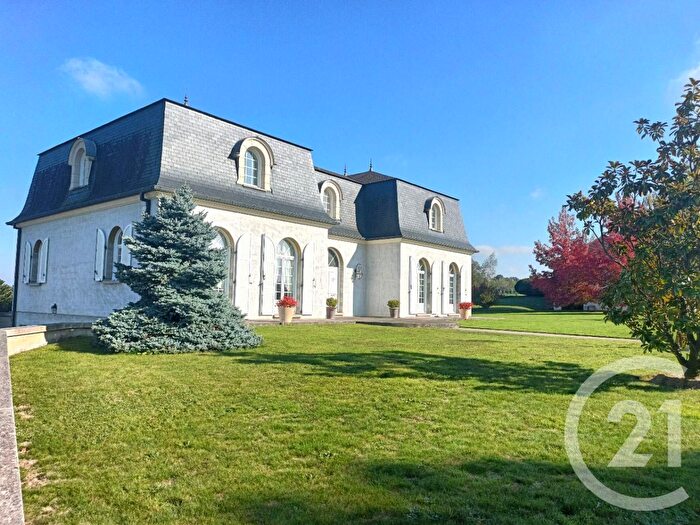 Maison 7 pièces à Villebret, à vendre