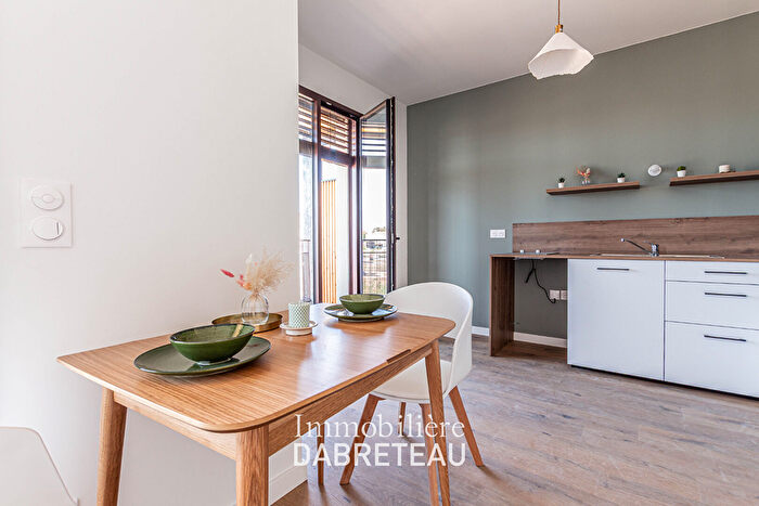 Appartement 2 pièces à Villeurbanne, Les Poulettes, à louer