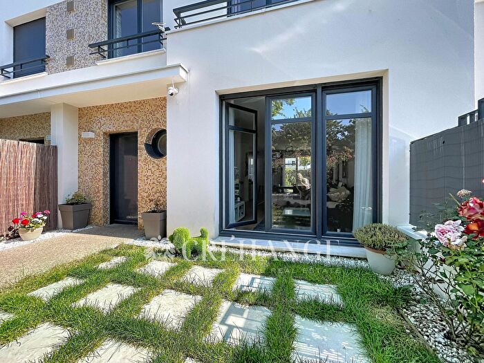 Maison 5 pièces à louer à Chambourcy