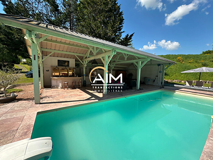 Maison à vendre - Pocé-sur-Cisse - 12 pièces - 7 chambres