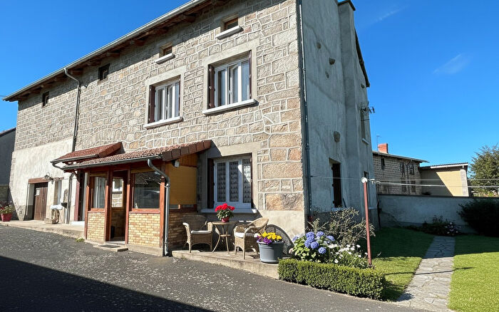 Maison à vendre - Champétières - 7 pièces - 4 chambres