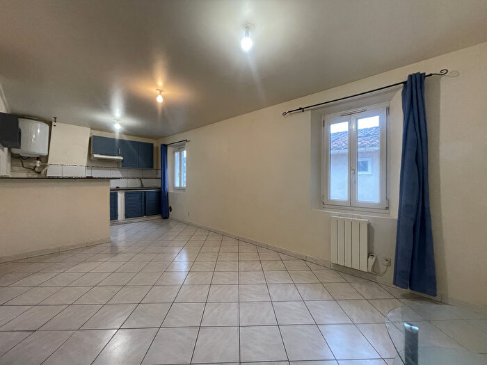 Appartement à louer - Aubagne, Passons, Verdun - 2 pièces - 1 chambre