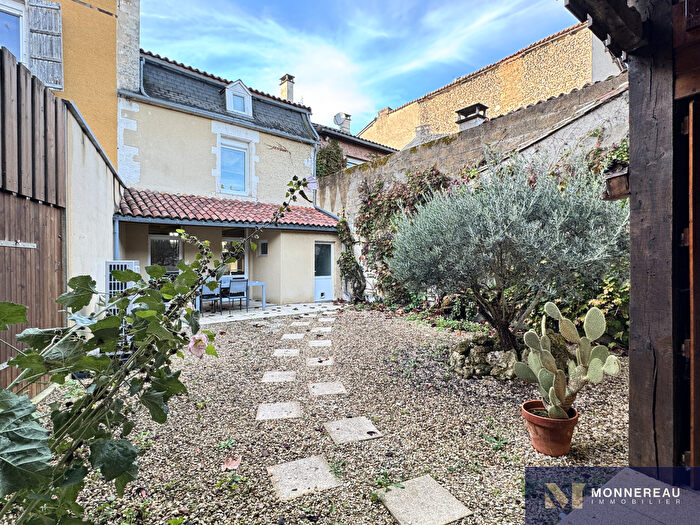 Maison à vendre - Barbezieux-Saint-Hilaire - 7 pièces - 3 chambres