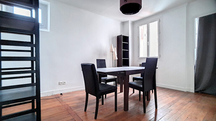 Appartement 4 pièces à louer à Paris 15ème, Violet, Commerce