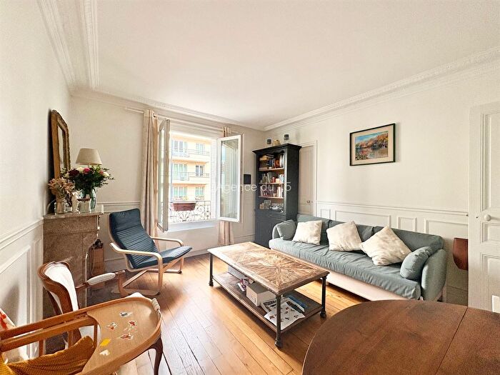 Appartement à vendre - Issy-les-Moulineaux, Centre-ville, Corentin Celton, Les Varennes - 3 pièces - 2 chambres