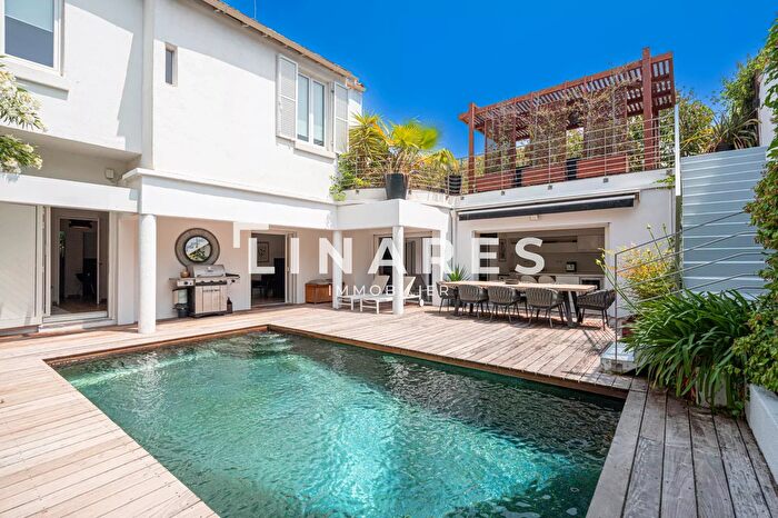 Maison à vendre - Marseille e , La Plage - 6 pièces - 4 chambres