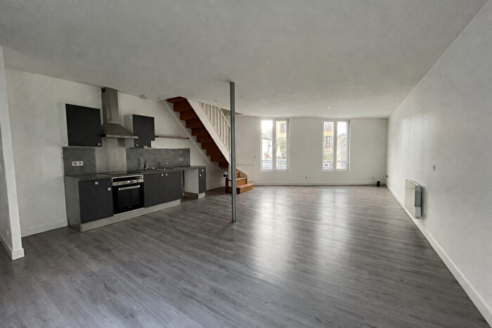 Appartement à louer - Fontainebleau, Centre-ville - 5 pièces - 3 chambres