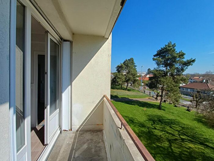 Appartement à louer - Luxeuil-les-Bains - 4 pièces - 3 chambres