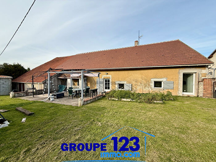 Maison à vendre - Ouanne - 4 pièces - 3 chambres