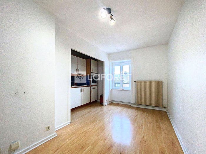 Centre Bourg, Neuville-sur-Saône - Appartement 2 pièces à louer