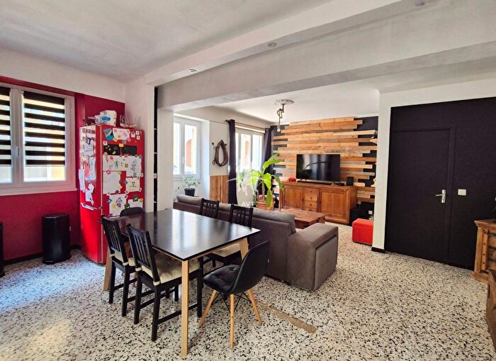 Maisons à vendre et appartements à louer - 1