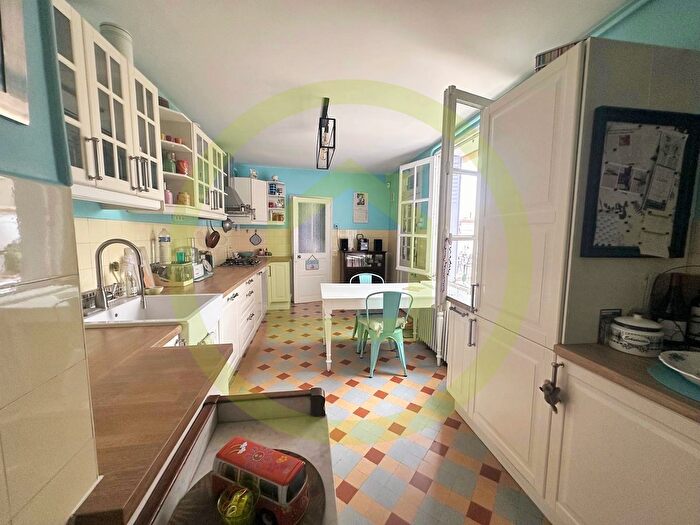 Maison à vendre - Château-Thierry, Les Chesneaux - 7 pièces - 4 chambres