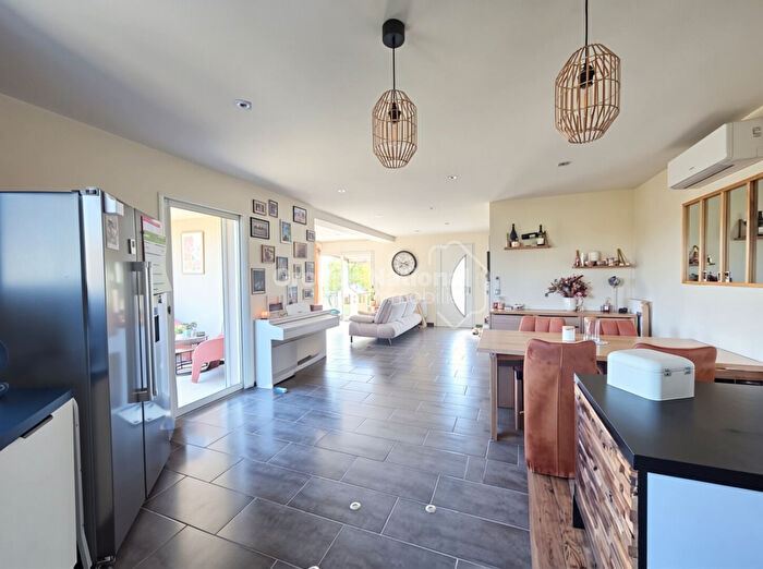 Maison à vendre - Jonquières-Saint-Vincent - 4 pièces - 3 chambres