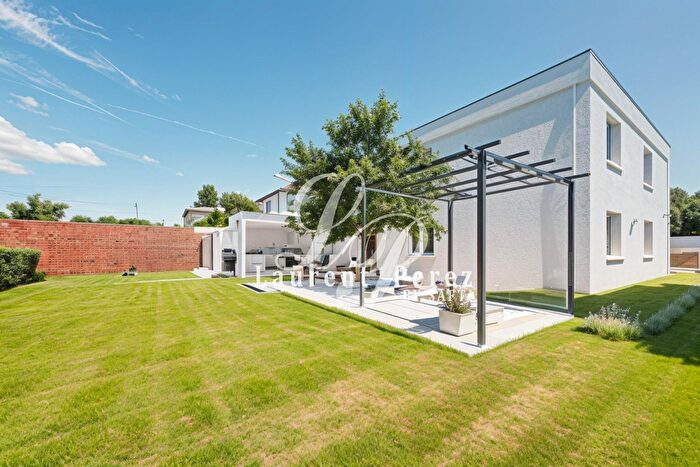 Maison 8 pièces à Lunel, La Roquette, à vendre