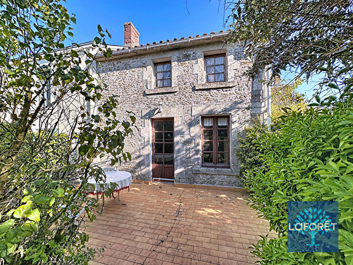 Maison à vendre - Bazoges-en-Pareds - 4 pièces - 3 chambres