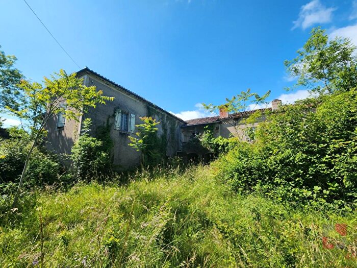 Maison à vendre - Saint-Vincent-Rive-dOlt - 6 pièces - 3 chambres