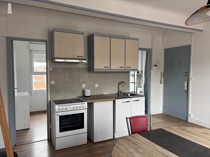 Appartement à louer - Boulogne-sur-Mer, Basse-ville - 2 pièces - 1 chambre