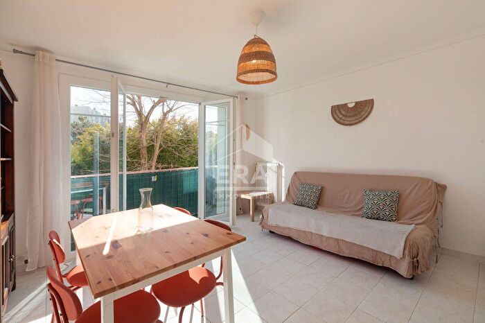 Appartement à louer - Pont du Lys-Antibes les Pins - 3 pièces - 2 chambres