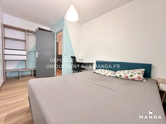 Pyramides Centre, Évry-Courcouronnes : Appartement 4 pièces à louer