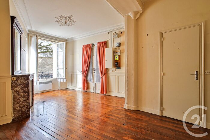 Appartement à vendre - Paris e , Grandes Carrières, Clichy - 2 pièces - 1 chambre