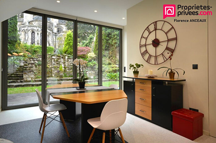 Saint-Quentin, Centre-ville : Maison 12 pièces à vendre