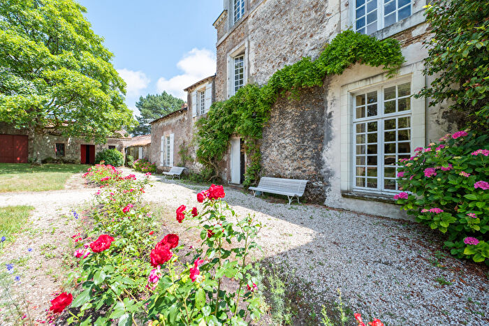 Maison 11 pièces à Le Loroux-Bottereau, à vendre