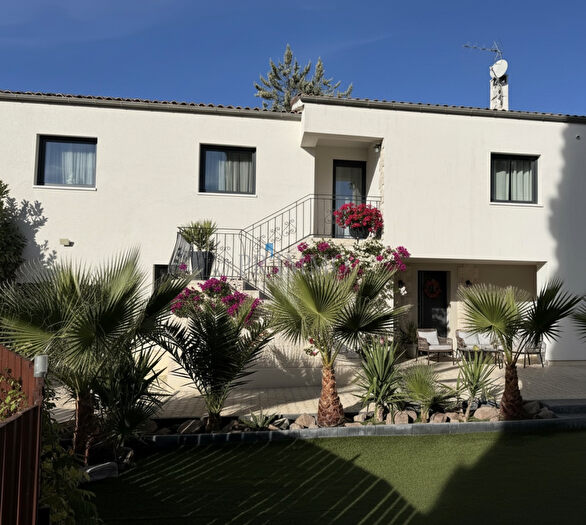 Maison à vendre - Draguignan, Esplanade, Saint-Léger - 7 pièces - 6 chambres