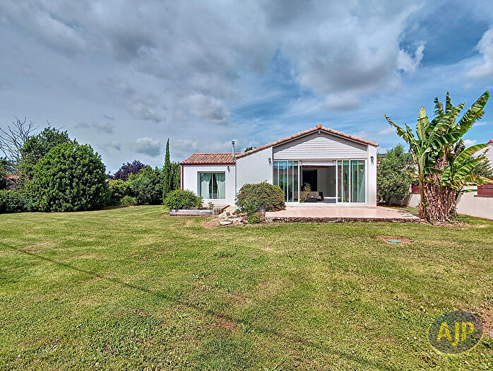 Maison à vendre - Vieillevigne - 6 pièces - 4 chambres